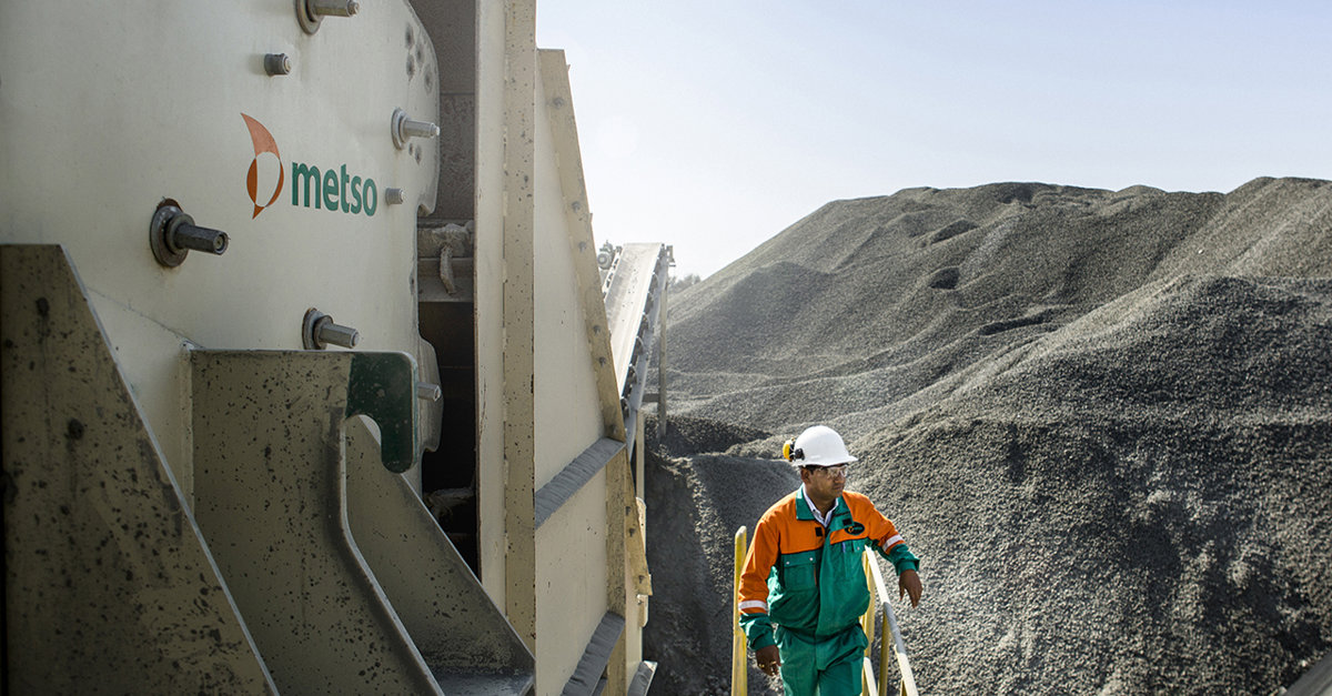 Checking the amplitude of a vibrating screen - Metso