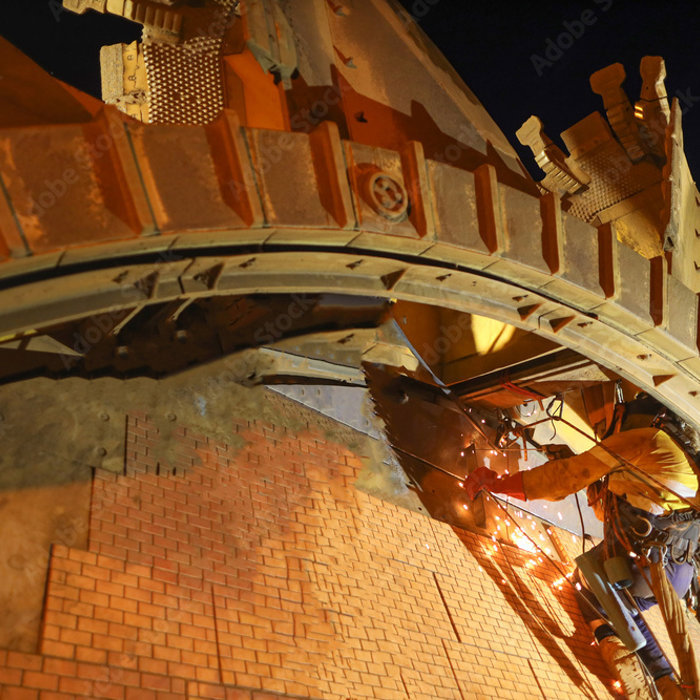 Wear lining for bucket reclaimers spill wall - Metso