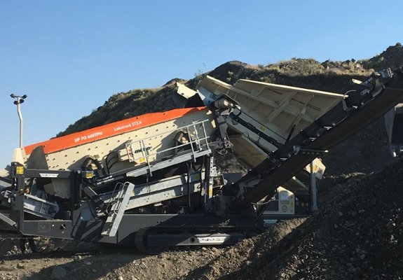 Lokotrack® ST2.8™ & ST2.8E™ mobile scalping screen - Metso